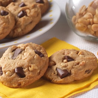 Peanut Butter Chocolate Chunk Cookies | TOLL HOUSE®