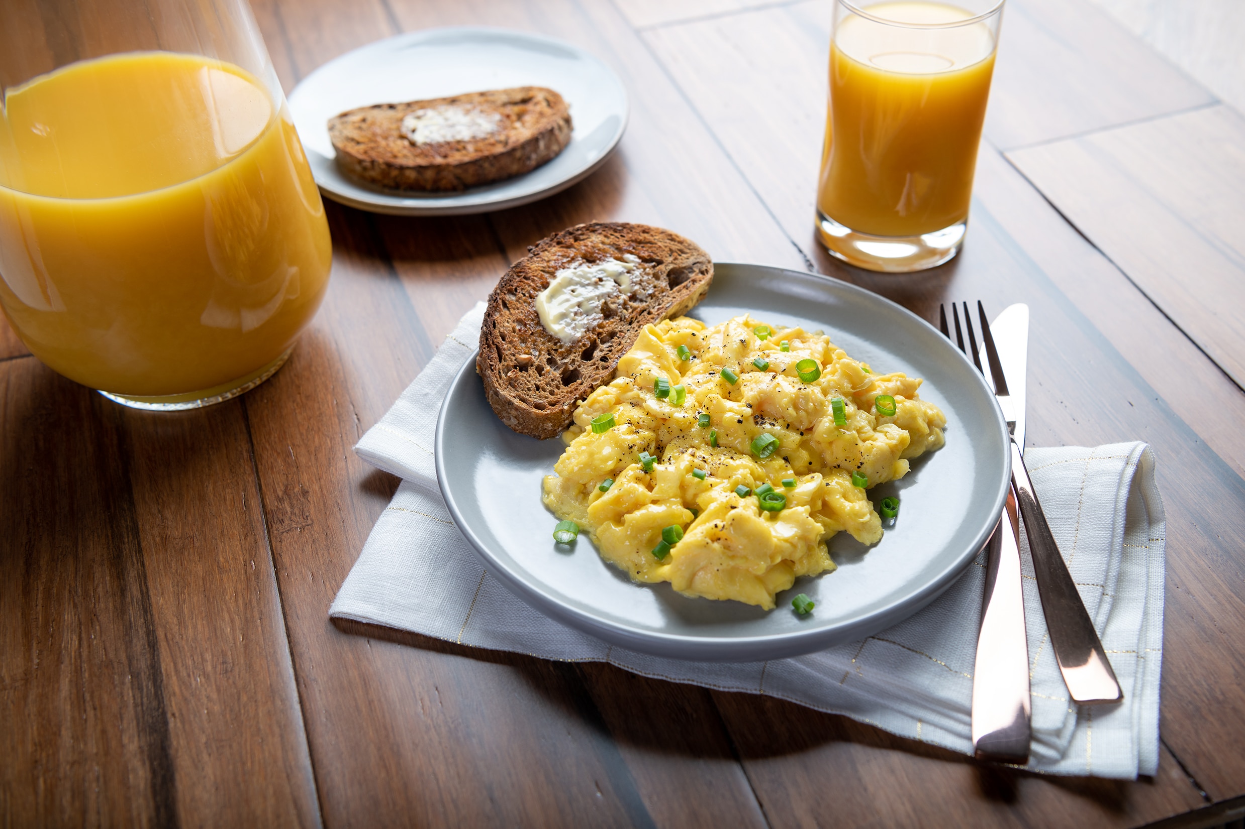 how to cook scrambled eggs with milk