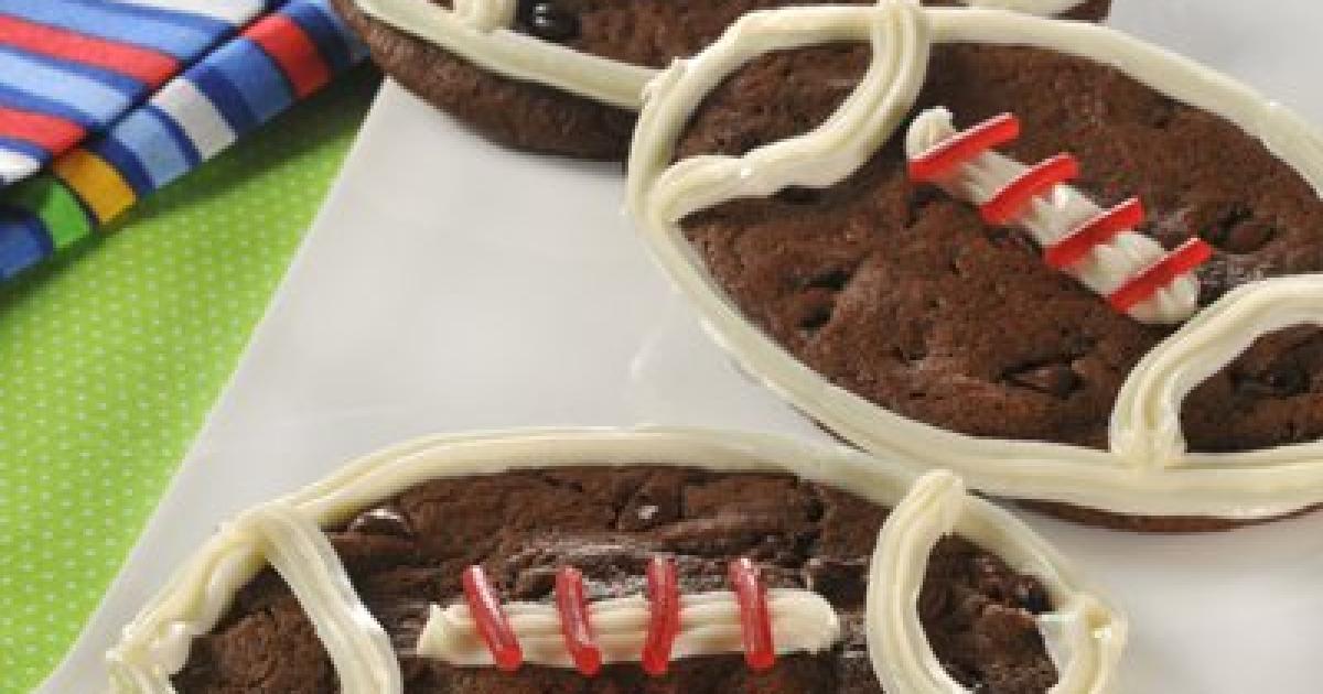 Football Cookies | NESTLÉ® TOLL HOUSE®