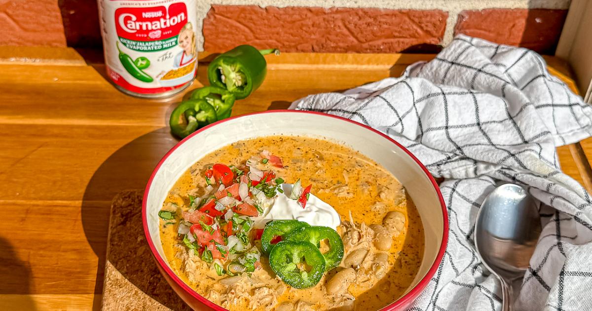 Kickin' White Chicken Chili | CARNATION® MILKS