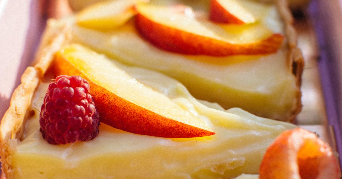 Easy Custard Fruit Tart | CARNATION® MILKS