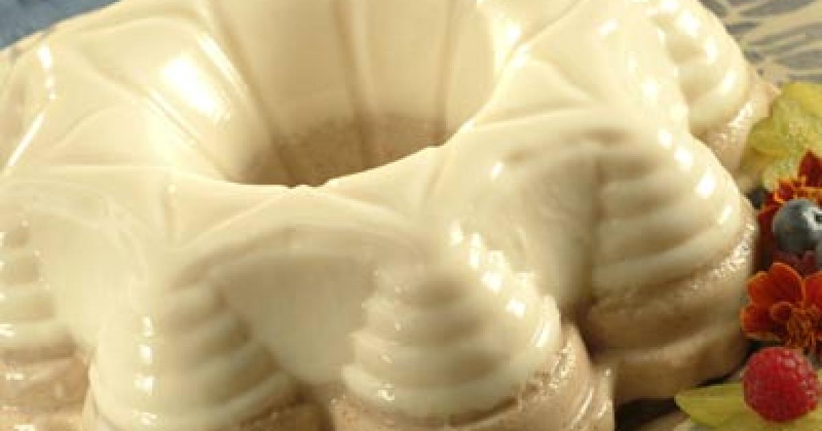 Layered Condensed Milk Gelatin Dessert | CARNATION® MILKS