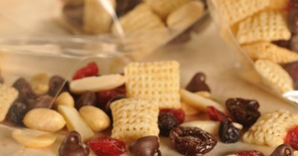 “Berry Good” Trail Mix | NESTLÉ® TOLL HOUSE®
