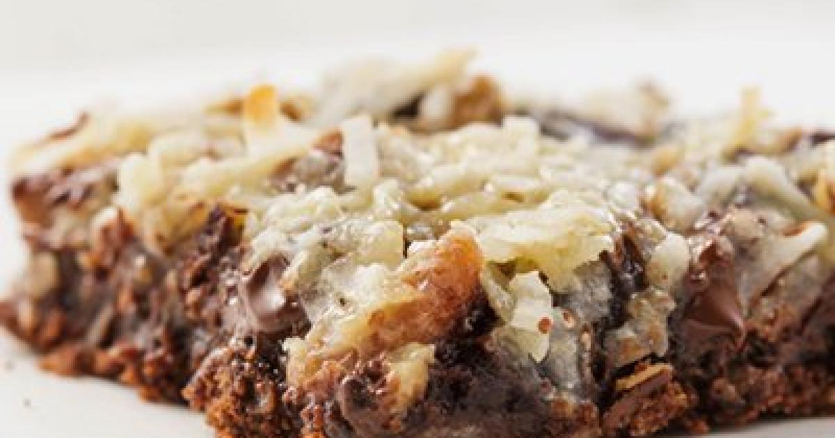 Chocolate Macaroon Squares | NESTLÉ® TOLL HOUSE®