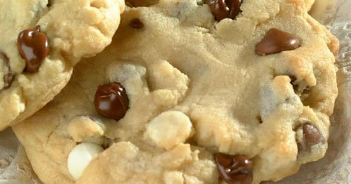 Jumbo 3-Chip Cookies | NESTLÉ® TOLL HOUSE®