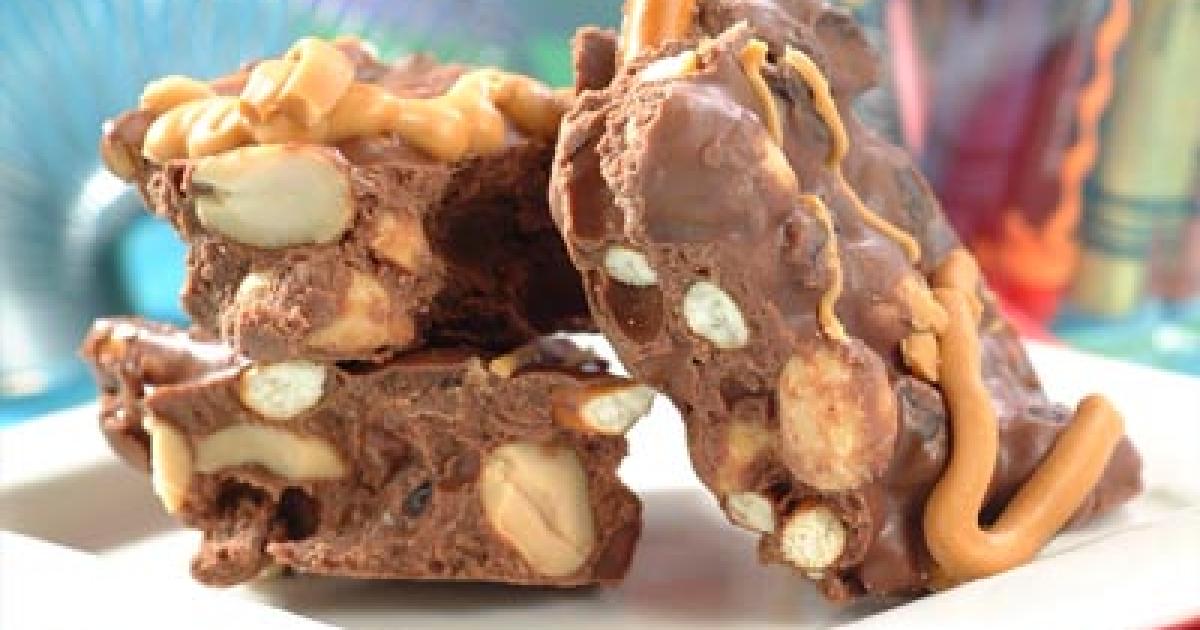 Dulce de Chocolate con Caramelo y Crema de Cacahuete | Very Best Baking